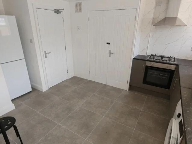 Room at Pendragon Road, Birmingham