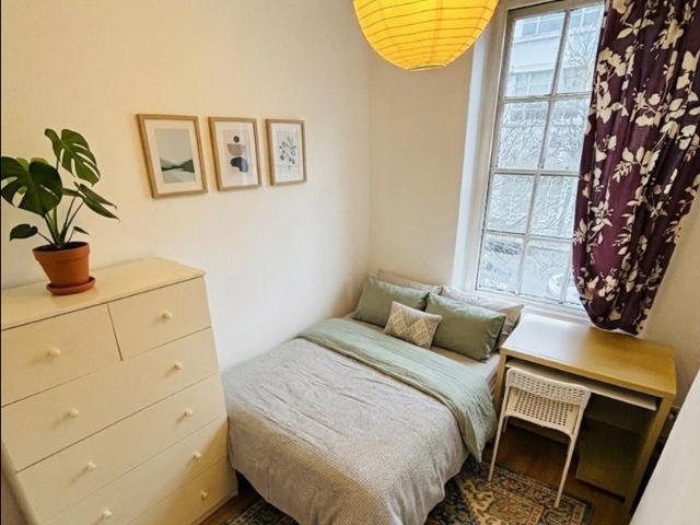 Room at Penfold Street, City of Westminster