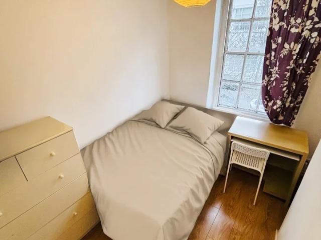 Room at Penfold Street, City of Westminster