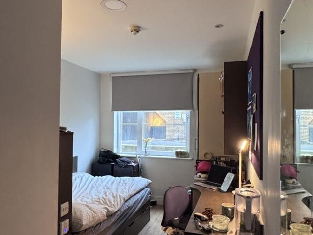 Room at Penrhyn Road, Greater London