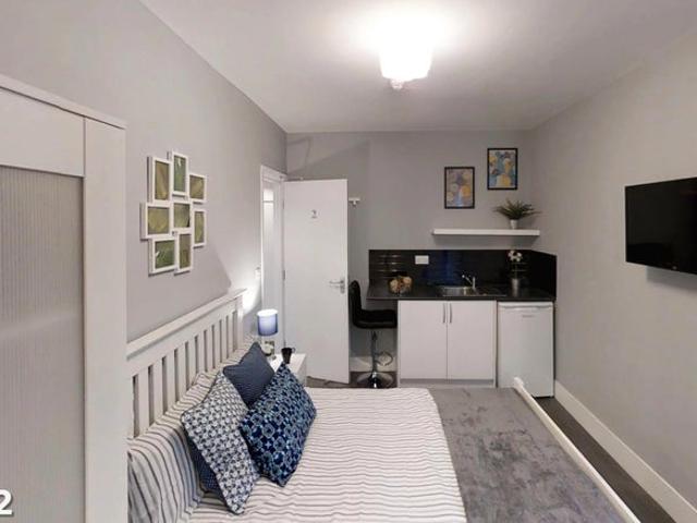 Room at Pentland Avenue, Chelmsford