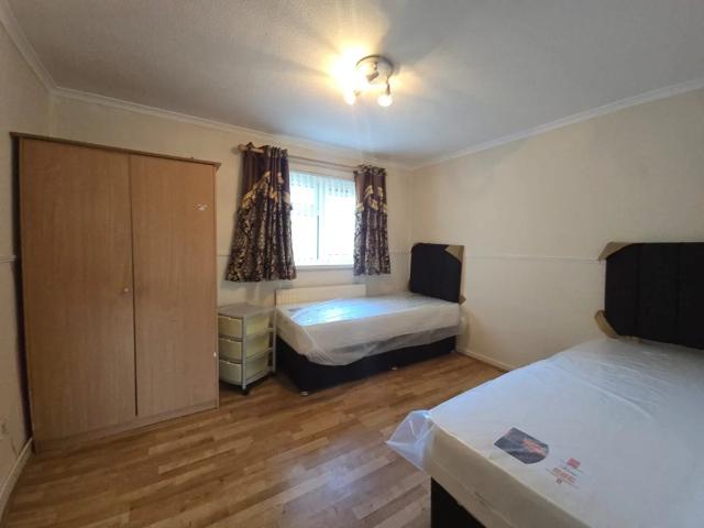 Room at Pentland Road, Slough