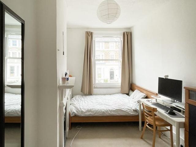Room at Pentland Street, Greater London