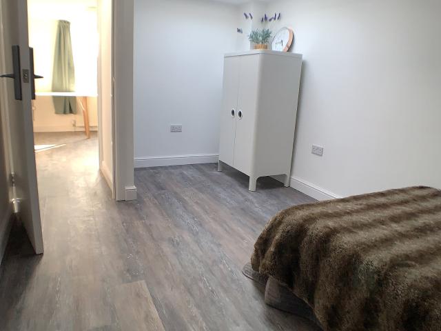 Room at Penton Place, Greater London