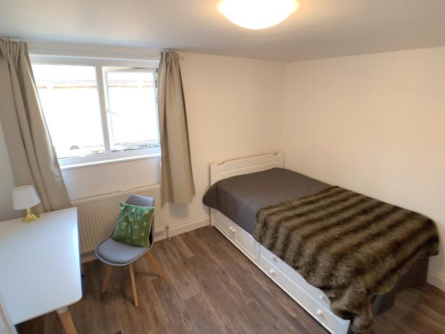 Room at Penton Place, Greater London
