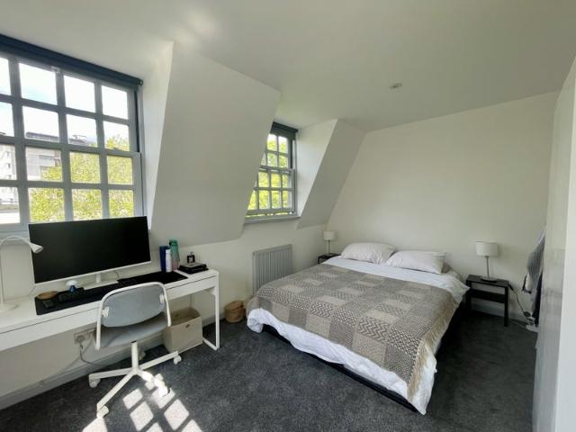 Room at Penton Street, Greater London