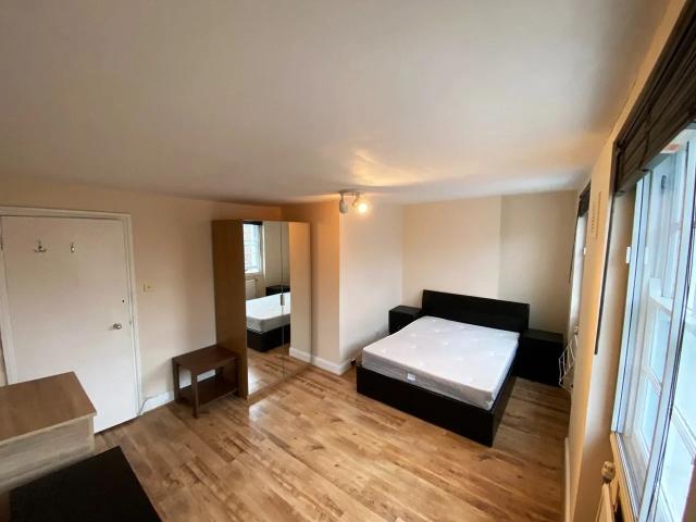 Room at Pentonville Road, Greater London