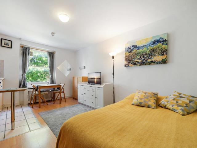 Room at Penywern Road, Greater London
