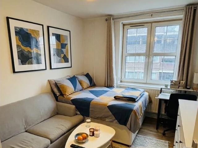 Room at Percival Street, Greater London