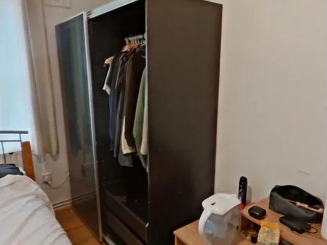 Room at Percival Street, Greater London