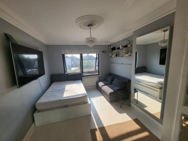 Room at Perry Hill, Greater London
