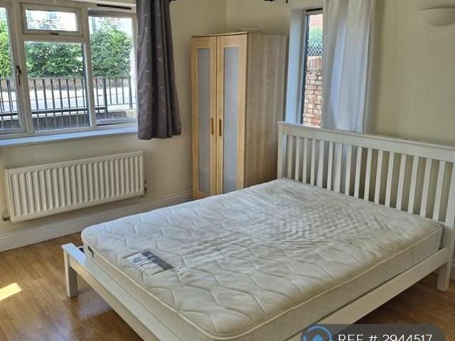 Room at Perry Vale, Greater London