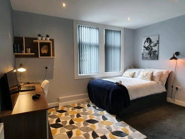 Room at Pershore Road, Birmingham