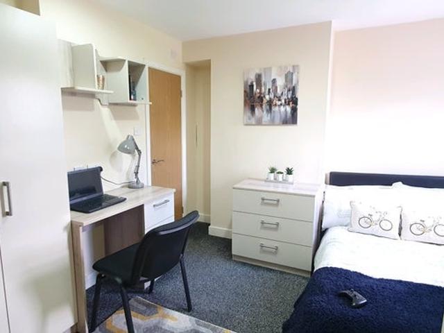 Room at Pershore Road, Birmingham