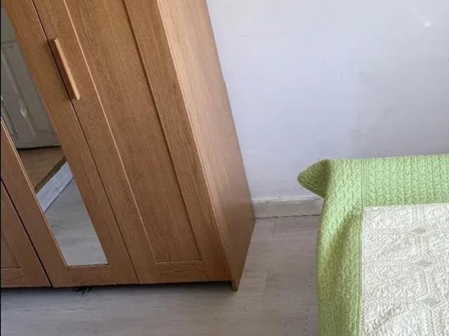 Room at Perth Road, Greater London