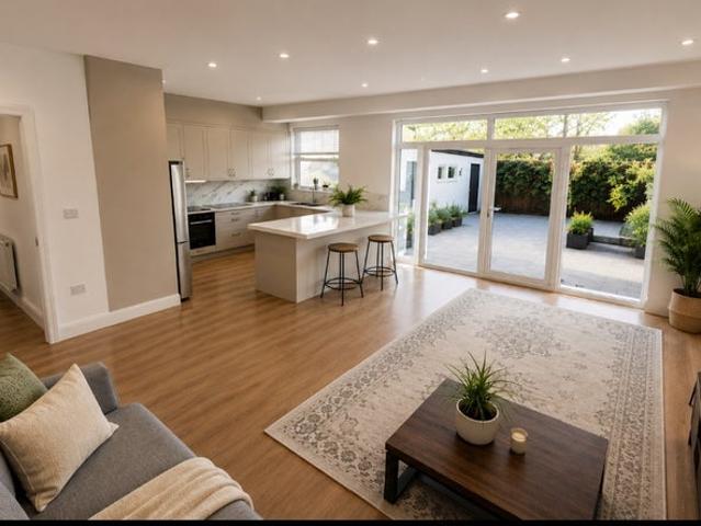 Room at Perth Road, Greater London