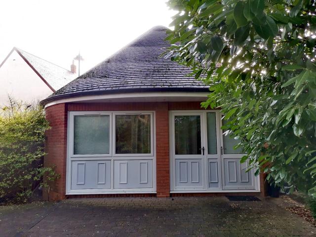 Room at Peterson Drive, Grimsby