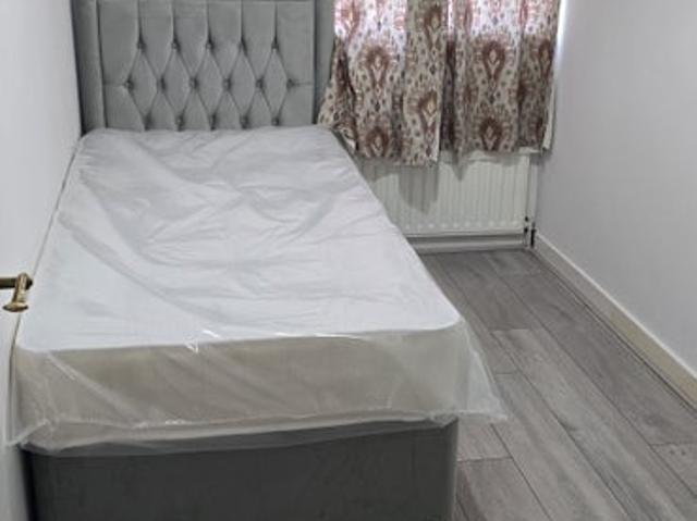 Room at Peterswood, Harlow
