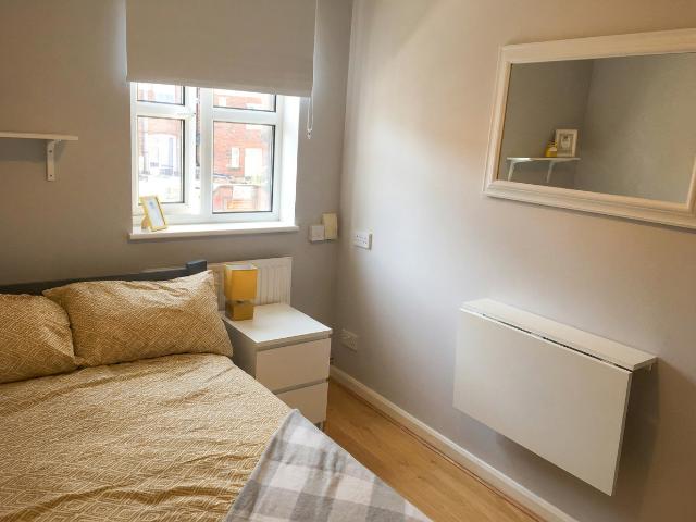 Room at Peveril Street, Nottingham