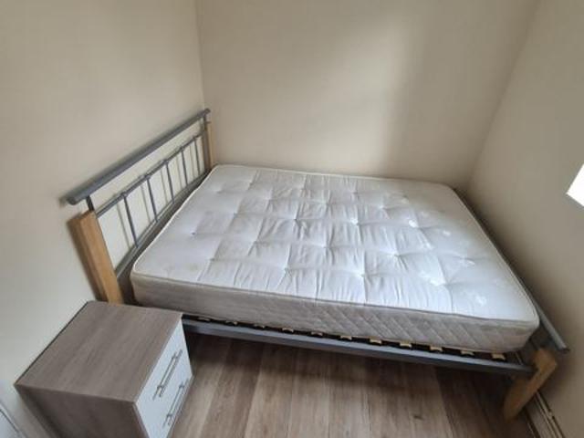 Room at Peveril Street, Nottingham