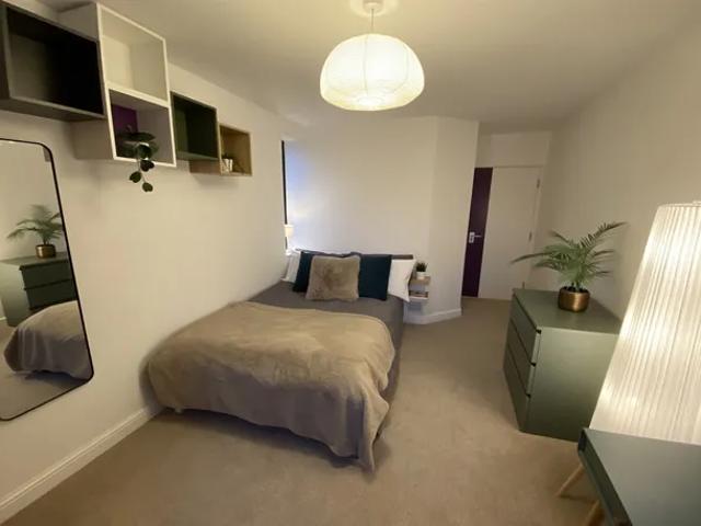 Room at Peveril Road, Nottingham