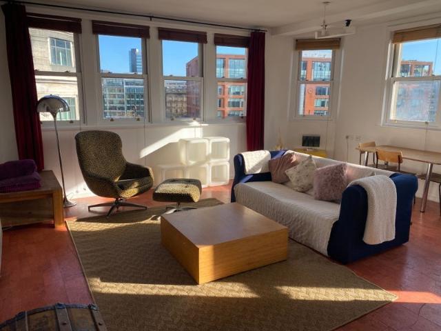 Room at Piccadilly, Manchester