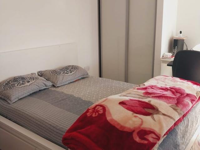 Room at Pier Road, Greater London