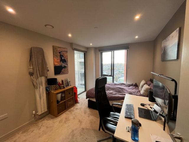 Room at Pilots Way, Greater London