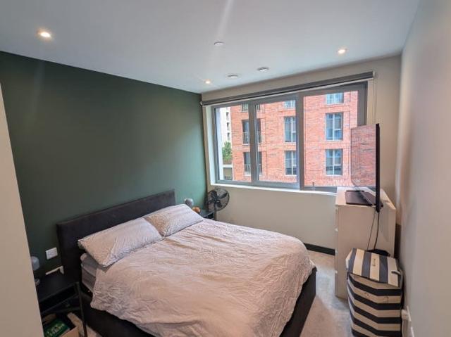 Room at Pilots Way, Greater London