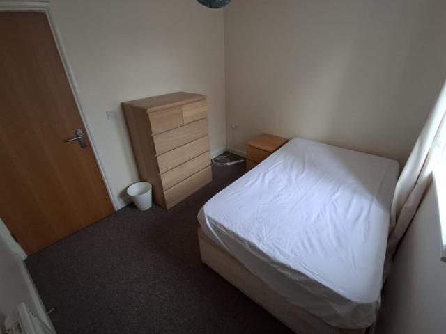 Room at Pile Marsh, Bristol