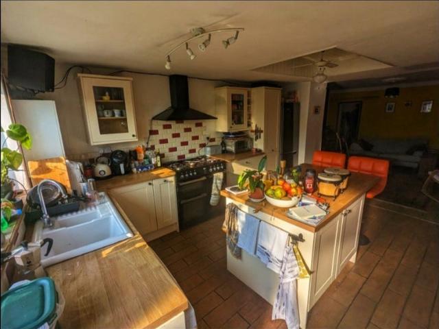 Room at Pillingers Road, Bristol