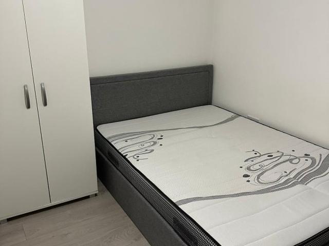 Room at Pinner Road, Greater London
