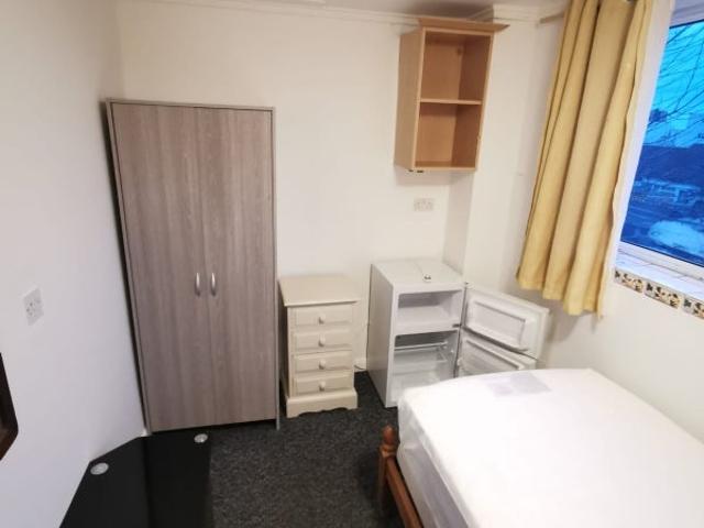 Room at Pinceybrook Road, Harlow
