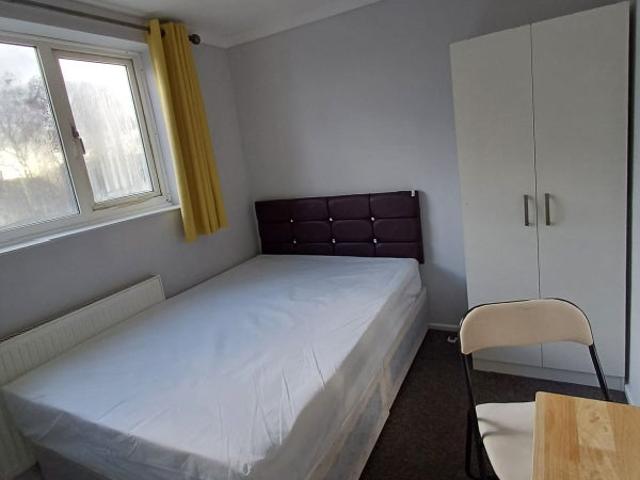 Room at Pinceybrook Road, Harlow