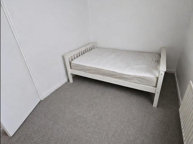 Room at Pinchin Street, Greater London
