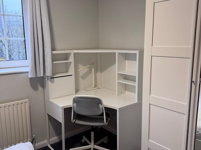 Room at Pinchin Street, Greater London