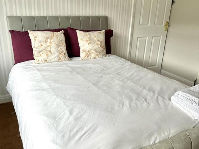 Room at Pinder Grove, Leeds