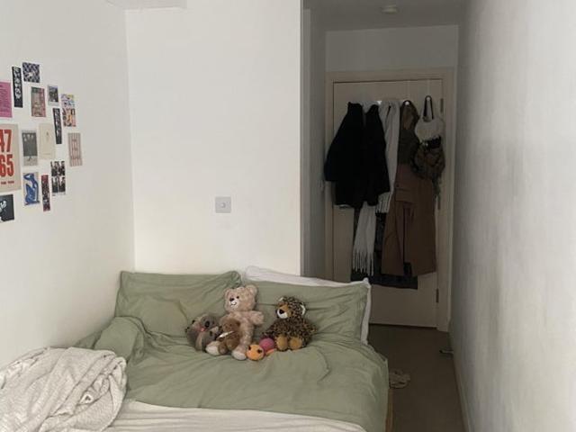 Room at Pindoria Mews, Greater London