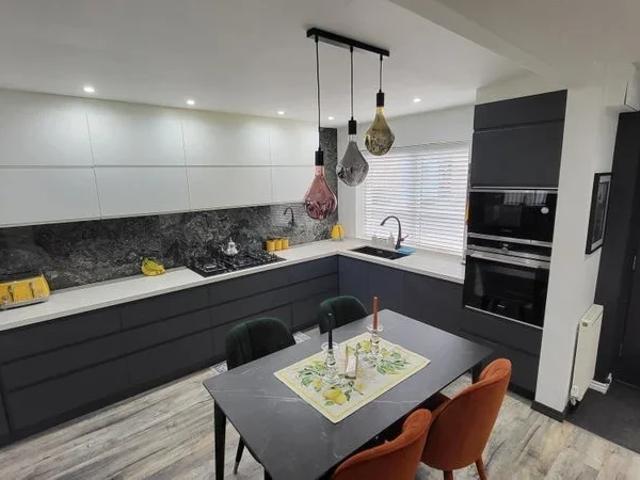 Room at Pinewood Drive, Cheltenham