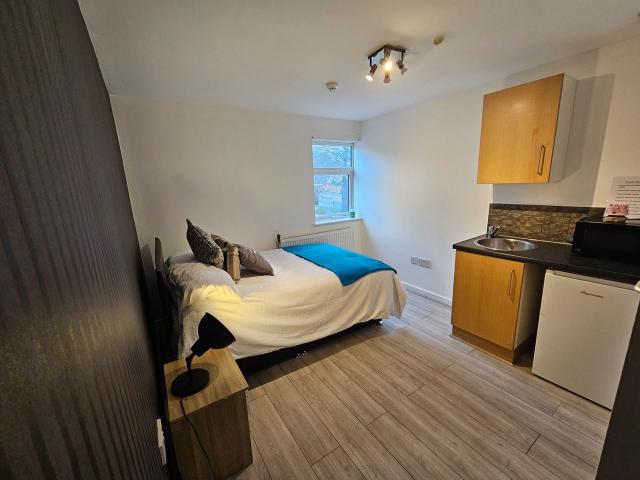 Room at Pinfold Street, Darlaston