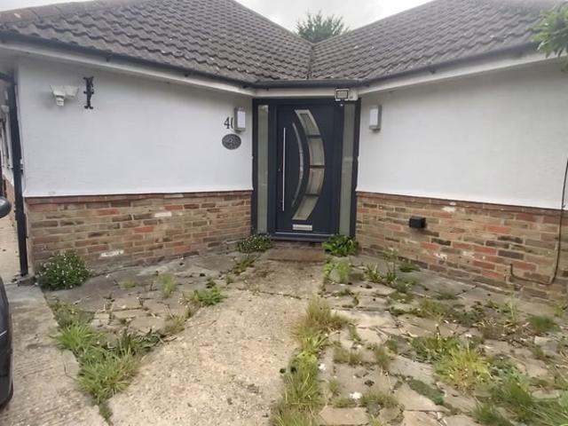 Room at Pink Lane, Burnham