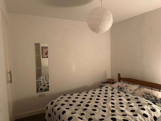 Room at Pitshanger Lane, Greater London