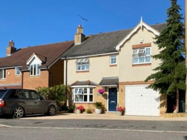 Room at Plantation Close, Dartford