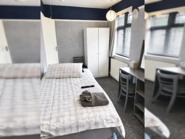 Room at Plantation Side, Nottingham