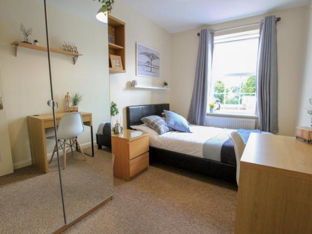 Room at Planter Close, Rugby