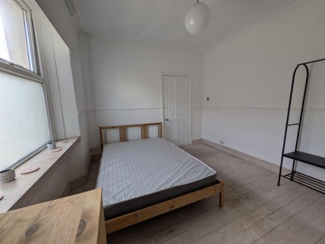 Room at Planet Street, Cardiff
