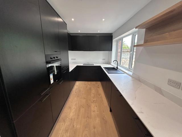 Room at Plains Road, Gedling