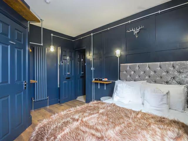 Room at Pleasant Road, Southend on Sea