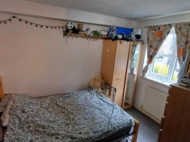 Room at Plough Way, Greater London