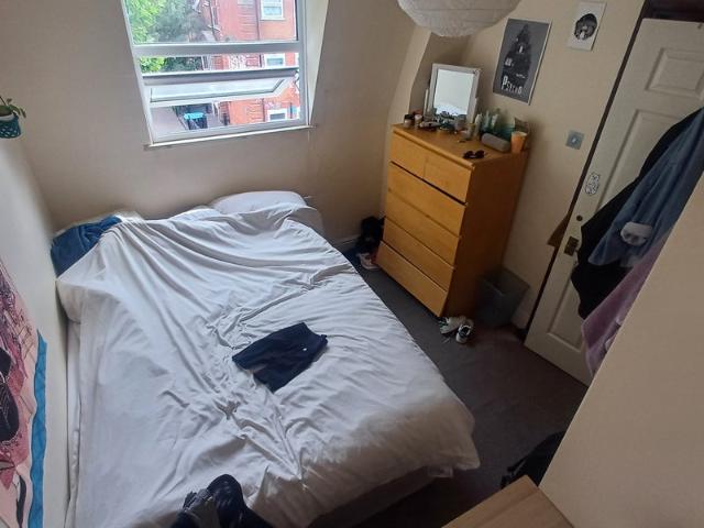 Room at Plough Way, Greater London